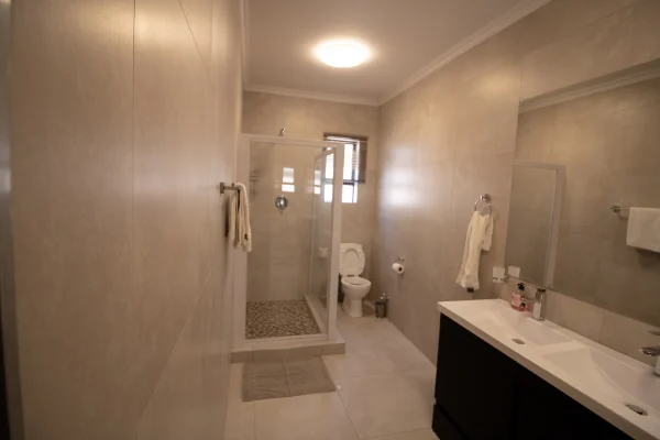 The Buffalo – 18 Sleeper – The Lion Lodge Vaal